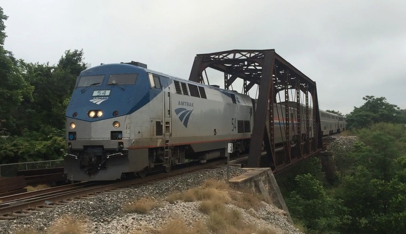 AMTK 54 25May2016 NB Train 22 (Texas Eagle) Crossing York Creek